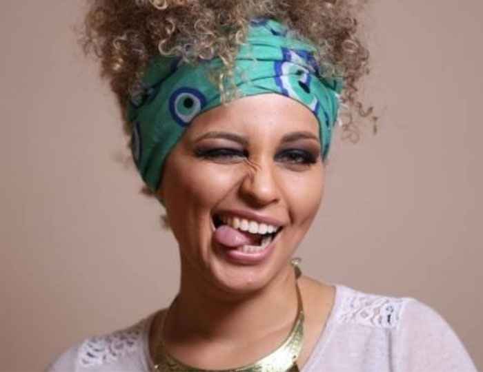 Júlia Rocha: Existe Peleumonia